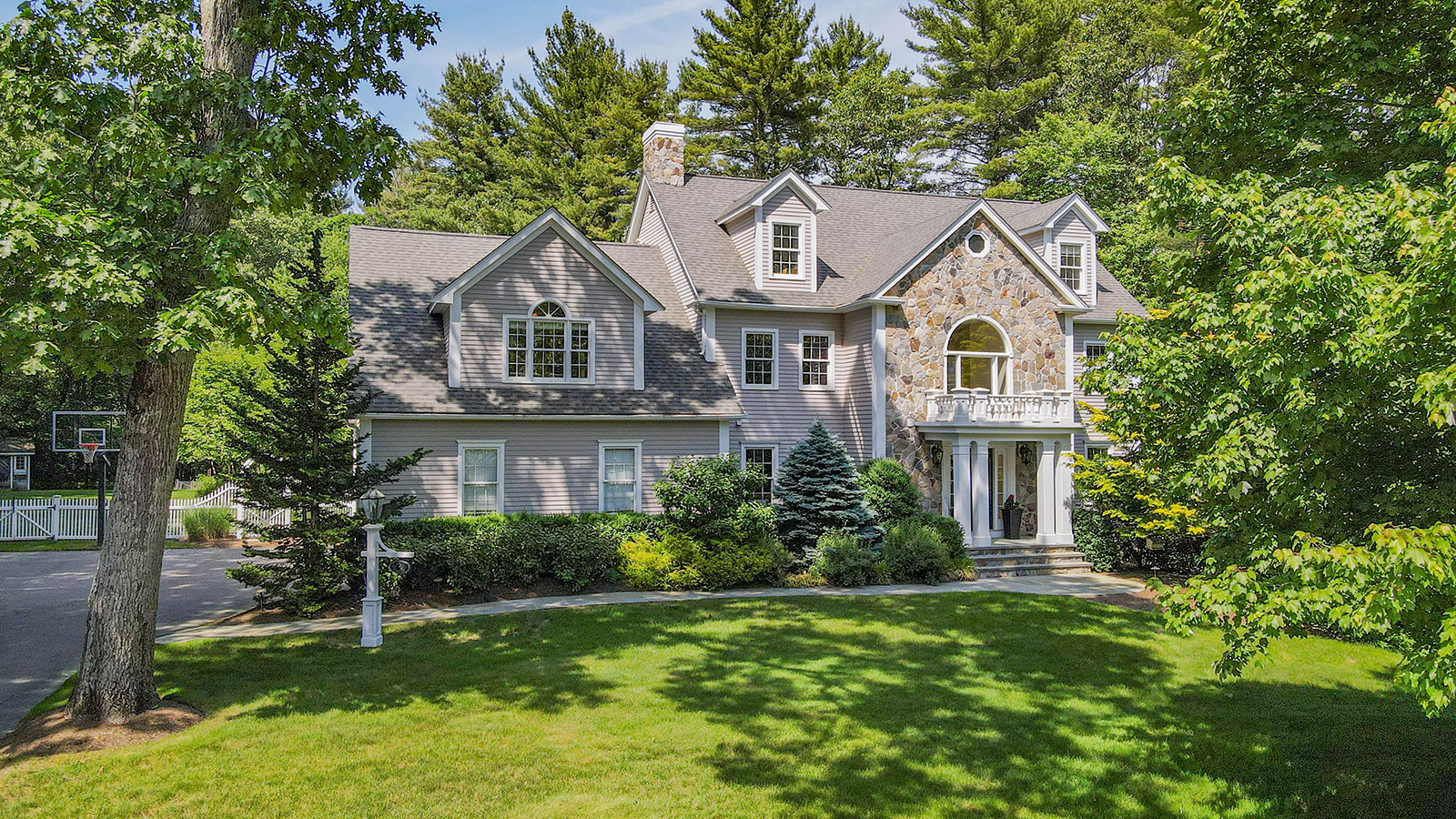Featured Listings - The Jowdy Group